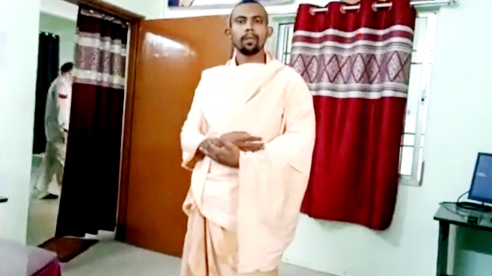 Dhongi Baba Made Porn Video Intoxicating Extorted Woman Raigarh Ssmp ढोंगी बाबा ने नशीली दवा प