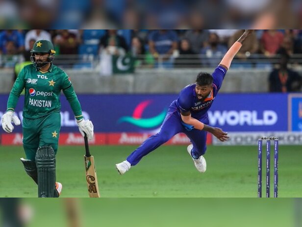 Why Extra fielder was called inside in 30 yards during last 3 overs ...