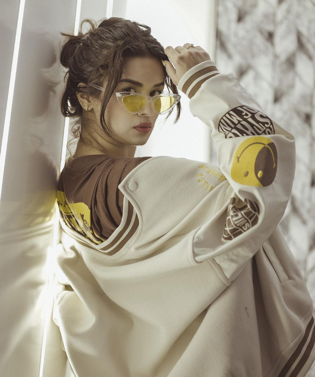 Avneet Kaur shares glamorous photos on instagram increase internet ...