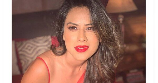 Nia Sharma looks stunning in red dress have a look | निया शर्मा ने रेड ...