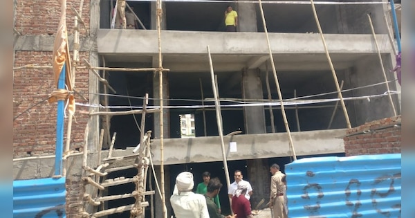 Agra: Illegal building sealed by Oil mafia Manoj Goyal accused of ...