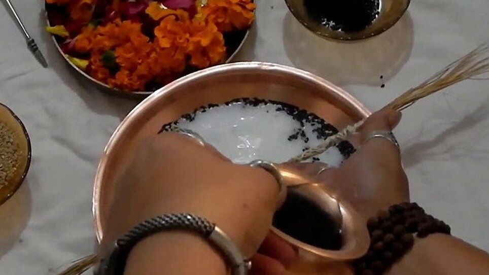 Pitra paksha 2022 know how give water to ancestors shradha rules ...