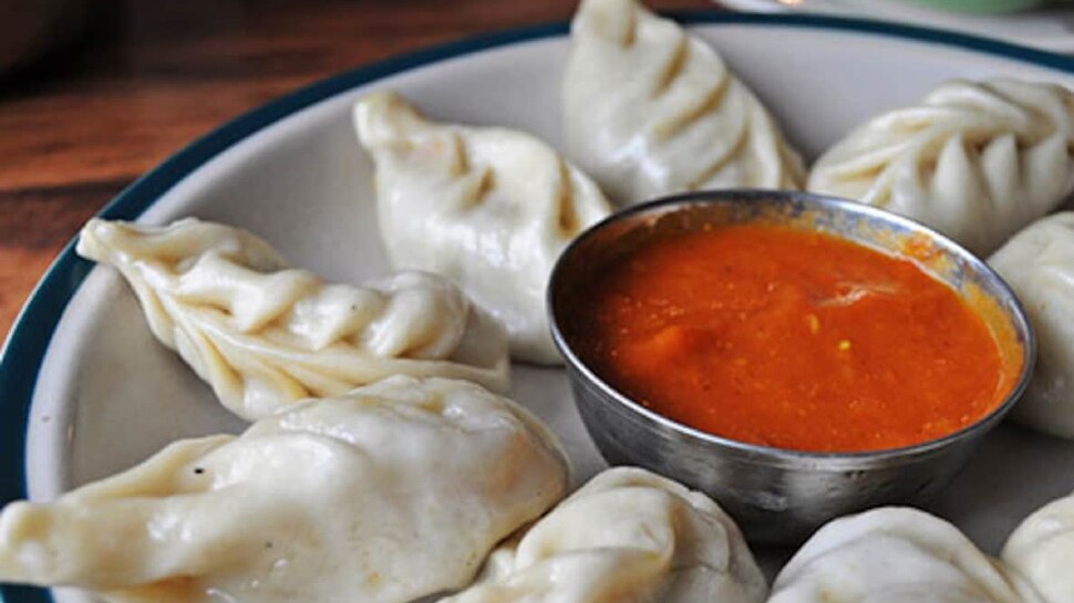Momo try these street-style best momos at these places in delhi rncr ...