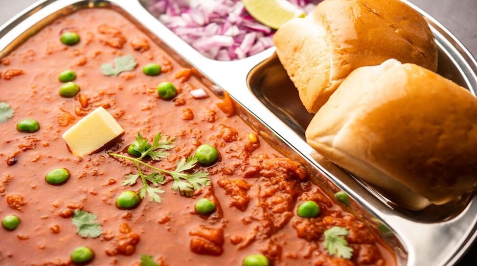 know here how to make pav bhaji recipe | Pav Bhaji Recipe: मुंह में आ ...