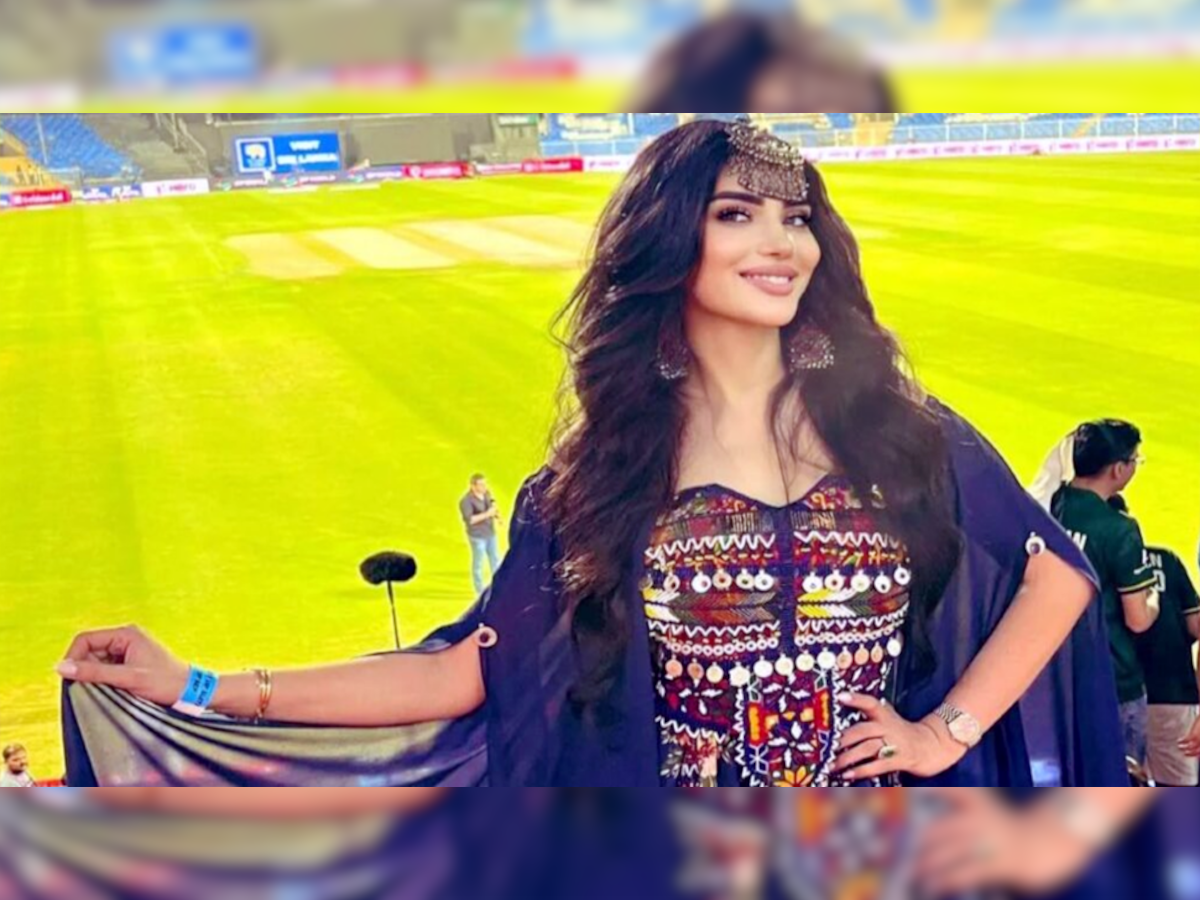 Wazhma Ayoubi afghanistan Mystery Girl hot and sexy photos viral social ...