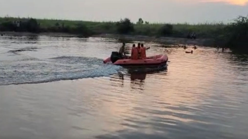 Dudu Old man dies after falling in farm pond SDRF team takes out dead ...