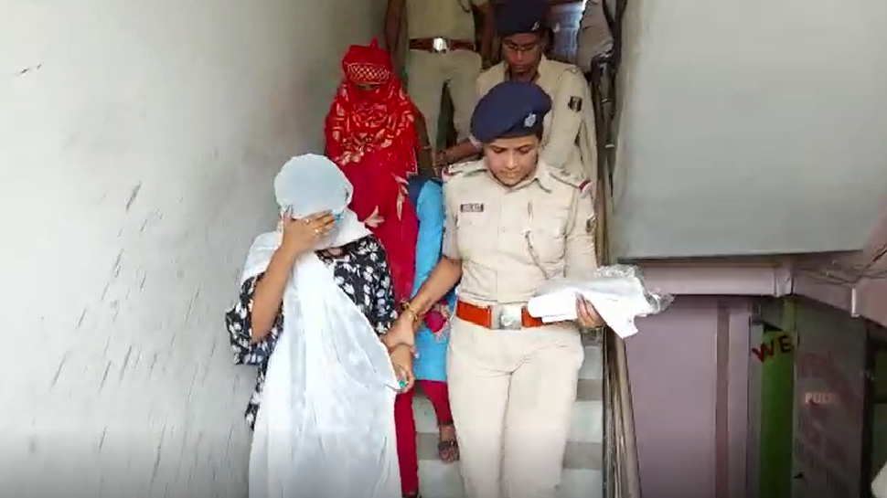 Sex Racket In Hotel Room In Jehanabad 12 Couples Caught In Objectionable Condition Bihar News