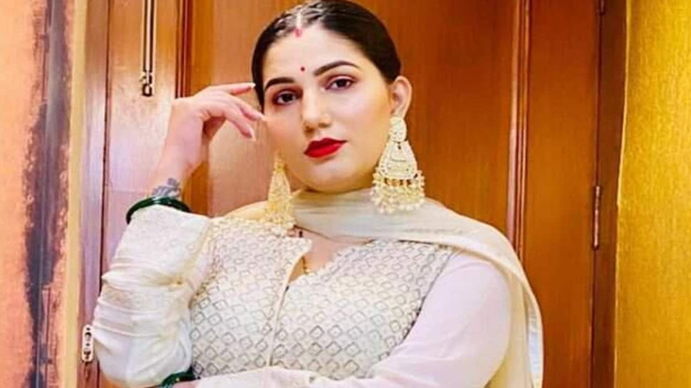 Sapna Chaudhary Bold Dance Video In Tight Suit Shakes Breast And Hips