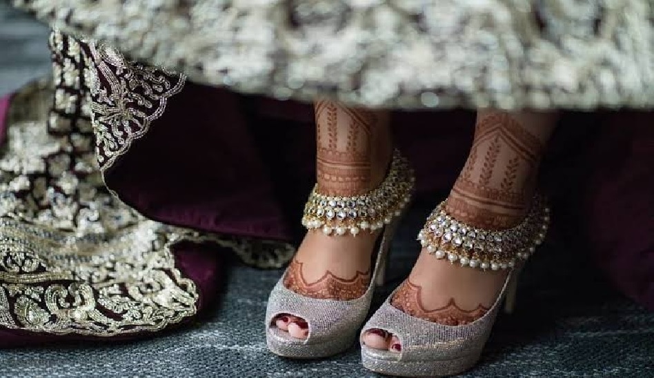 Karva Chauth Special Dharmik Significance of Wearing Payal Women Gets ...
