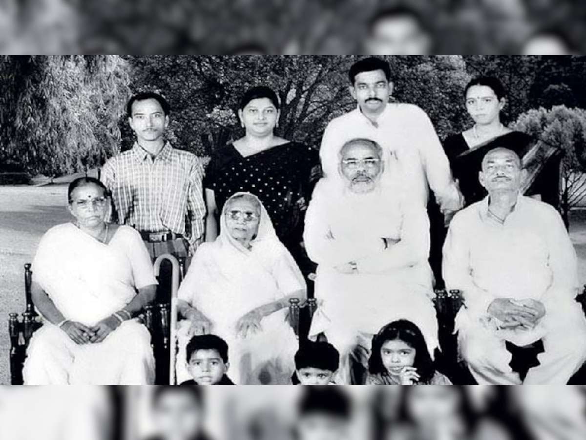 PM Modi Birthday Special See Unseen Photos of PM Modi Childhood skzs ...