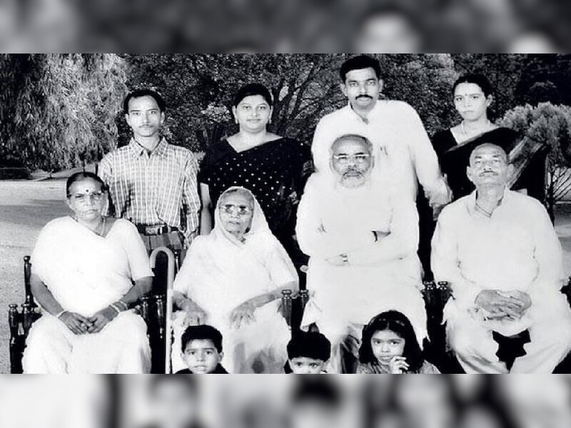 PM Modi Birthday Special See Unseen Photos of PM Modi Childhood skzs ...