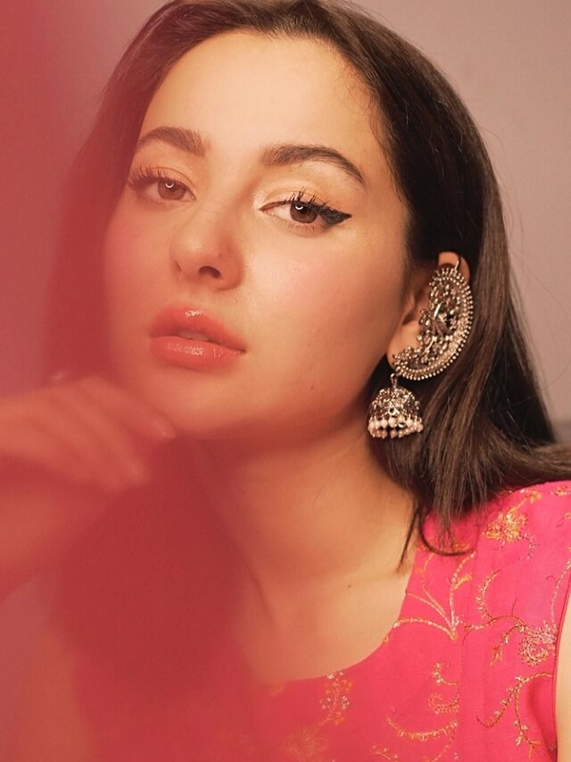 Mere Humsafar fame Pakistani actress Haniya Aamir aka Hala bridal looks ...