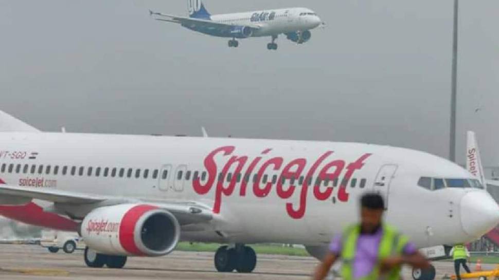 Leh bound Spice jet plane rough landing at Delhi airport passengers narrow escaped vchr ...