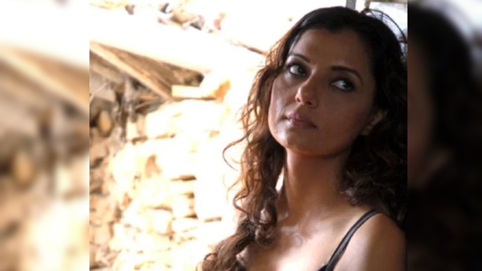 Barkha Madan left Glamorous Life And Bollywood Became Buddhisht Monk ...