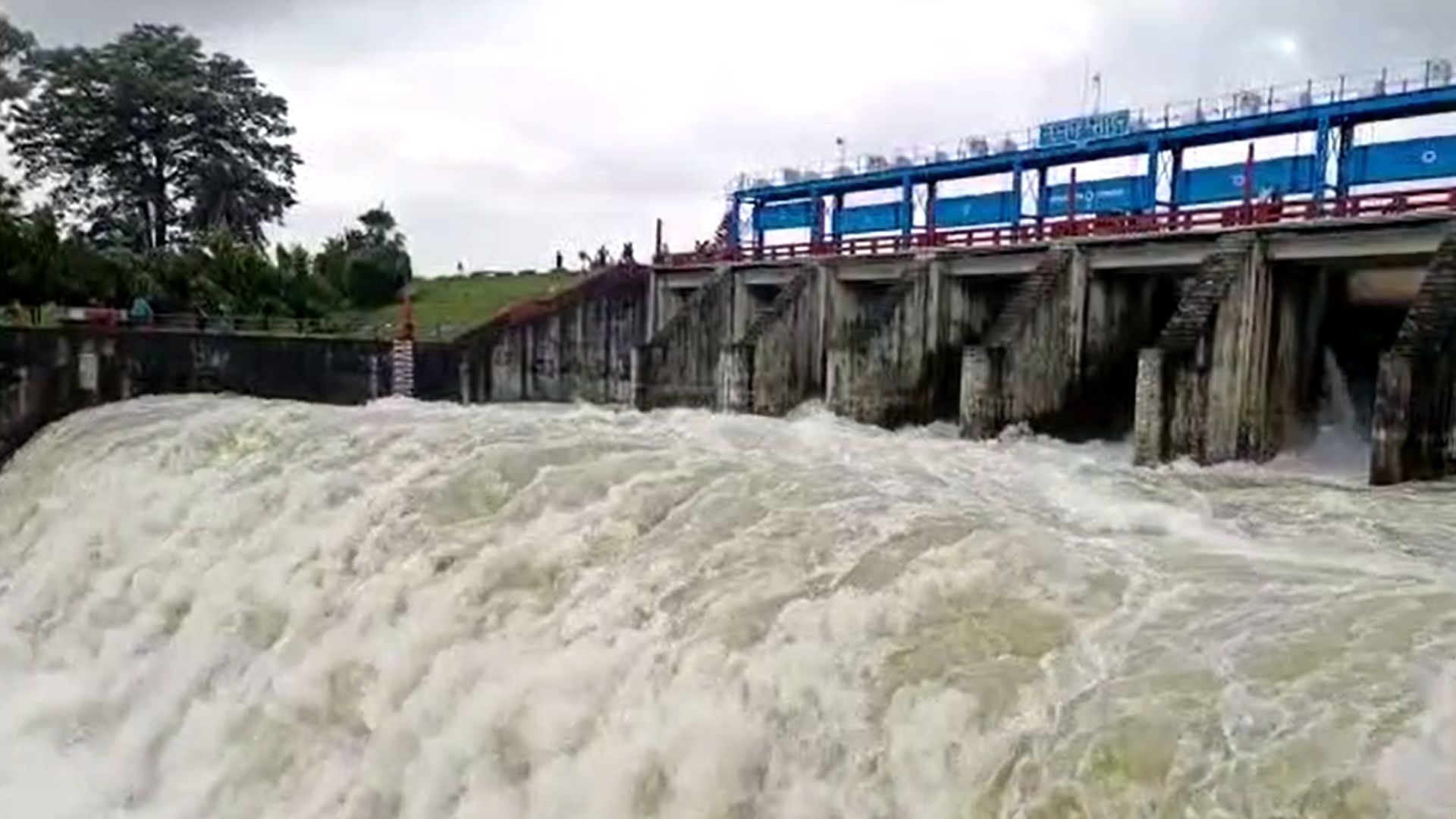 Uttarakhand udham singh nagar Nanak Sagar Dam overflows water released ...