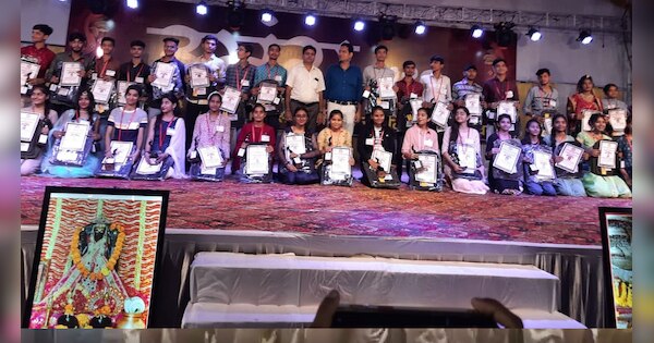 Bali Honored the talented students of Kambeshwar Mahadev Ghanchi Samaj ...
