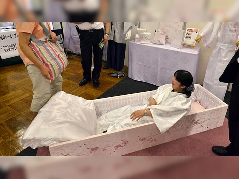 japanese Shukatsu festival people are actually taught how to properly ...