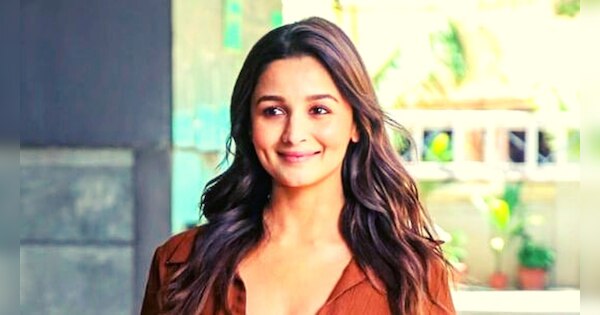 Alia Bhatt won one more award Smita Patil Memorial Award for Best Actor ...