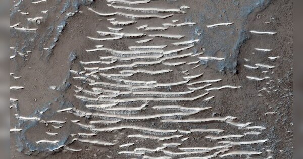 Mars Reconnaissance Orbiter of nasa discover Ice ladder on mars know ...