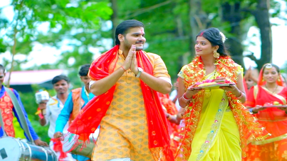 Arvind Akela Kallu And Shilpi Raj New Devi Geet 2022 Bhakti Mein Rangin ...