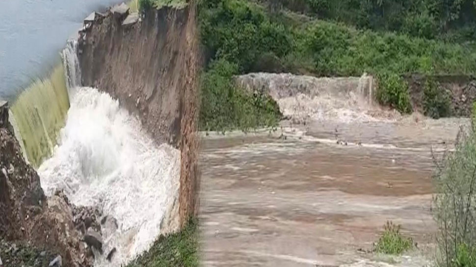 Banswara Ghatol There was a stir due to breaking of the Dagiya pond of ...