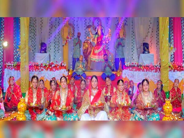 Anjali Bhardwaj And Mahi Shrivastava New Bhojpuri Devi Geet 2022 Maai ...