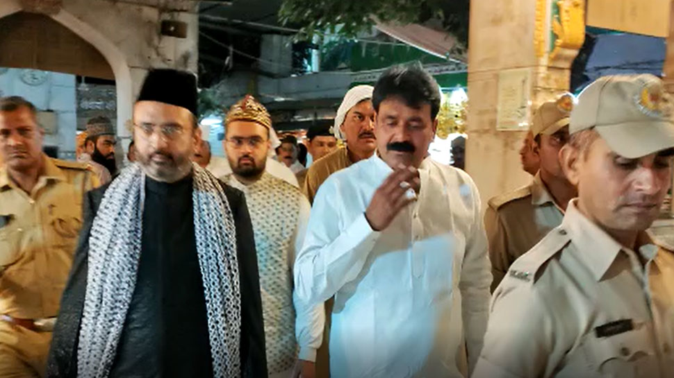 Minority Welfare Minister of Bihar Government Mohd Prayed after praying ...