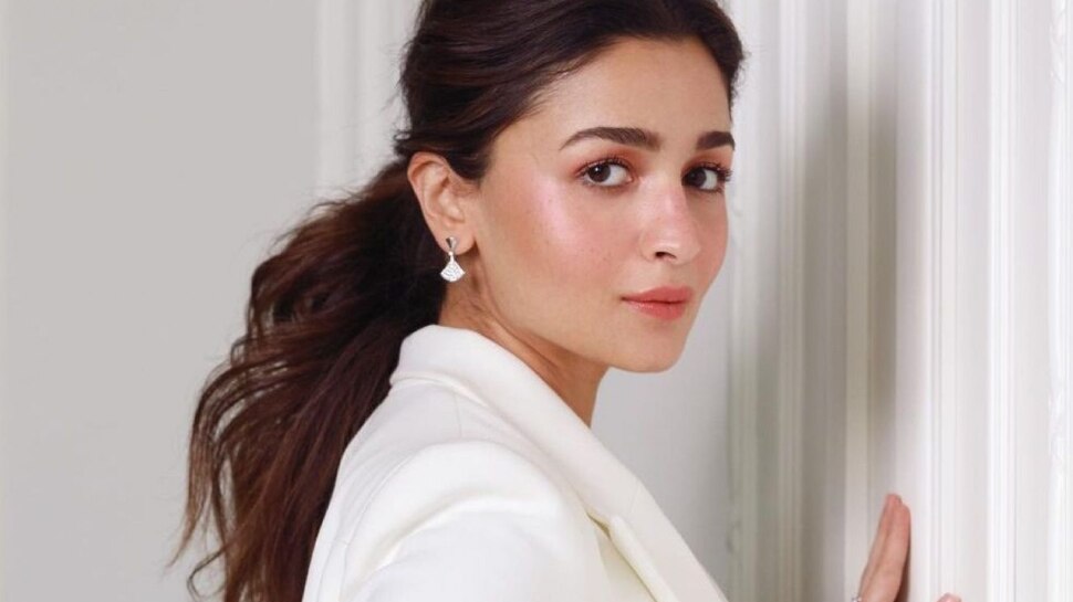 Alia bhatt Hollywood Debut Hearts of Stone First Look Release Out skzs ...