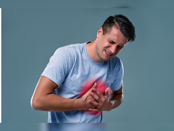 Lower Chest Pain Can Be A Cause Of Dangerous Diseases Know Prevention ...