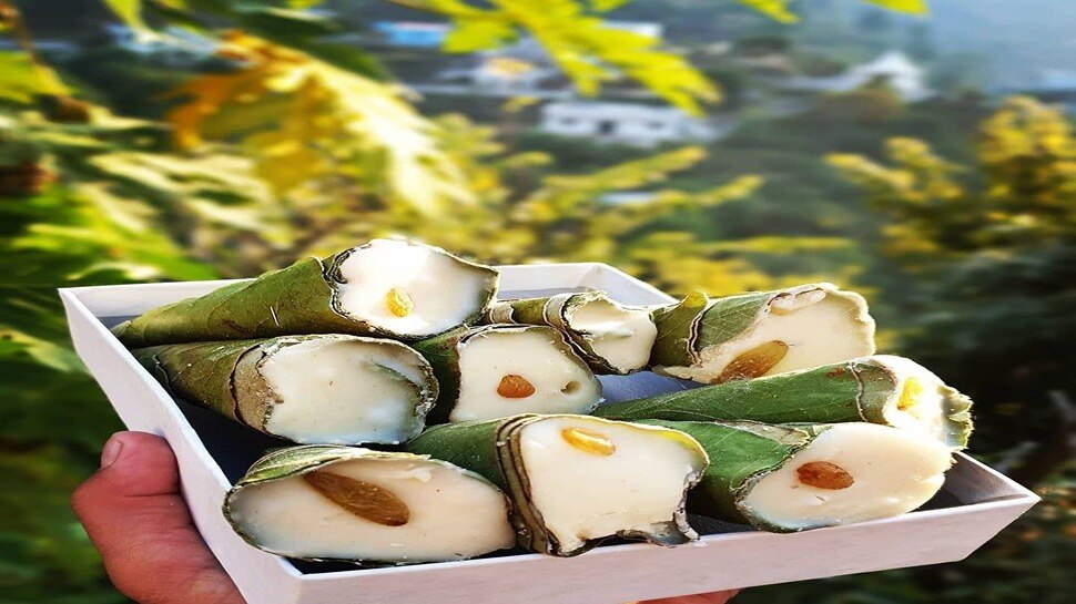 navratri fast foods besan laddu suji halwa moong thaal singori ...