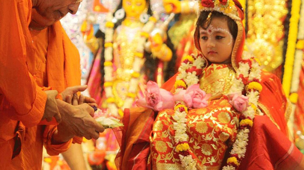 navratri kanya pujan Ashtami Kanjak Pujan kanjak and langur navratri ...