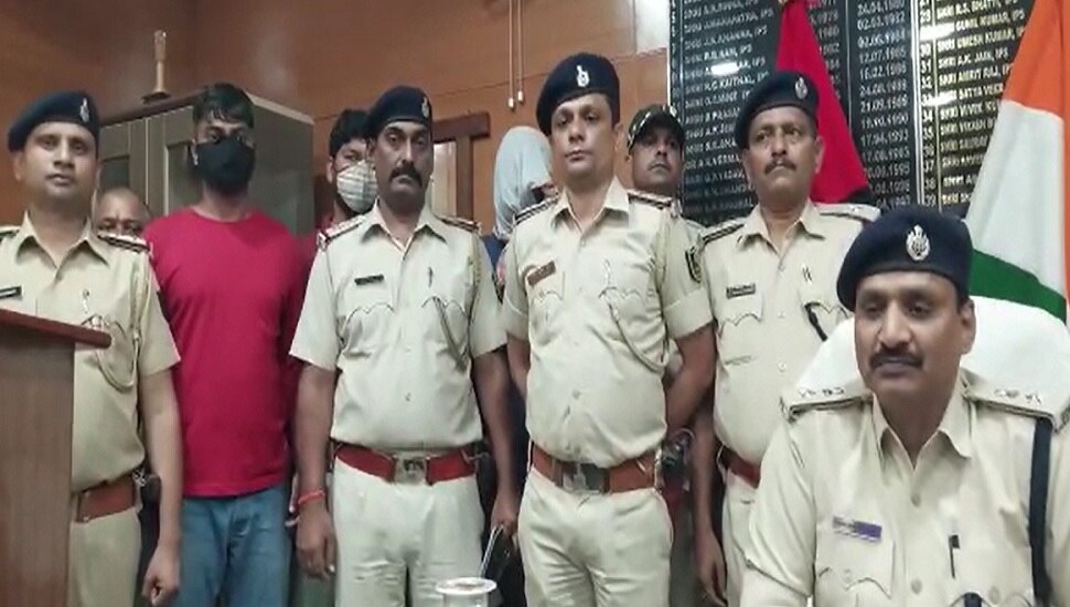 Siwan Police arrested three notorious criminals and weapons recovered ...