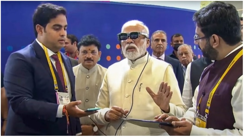 IMC 2022 5G Launching Prime minister Narendra Modi Wear jio ar glass ...