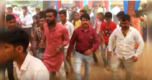 Navratri 2022 Everyone kept watching CI Sahibs Garba dance | Navratri ...