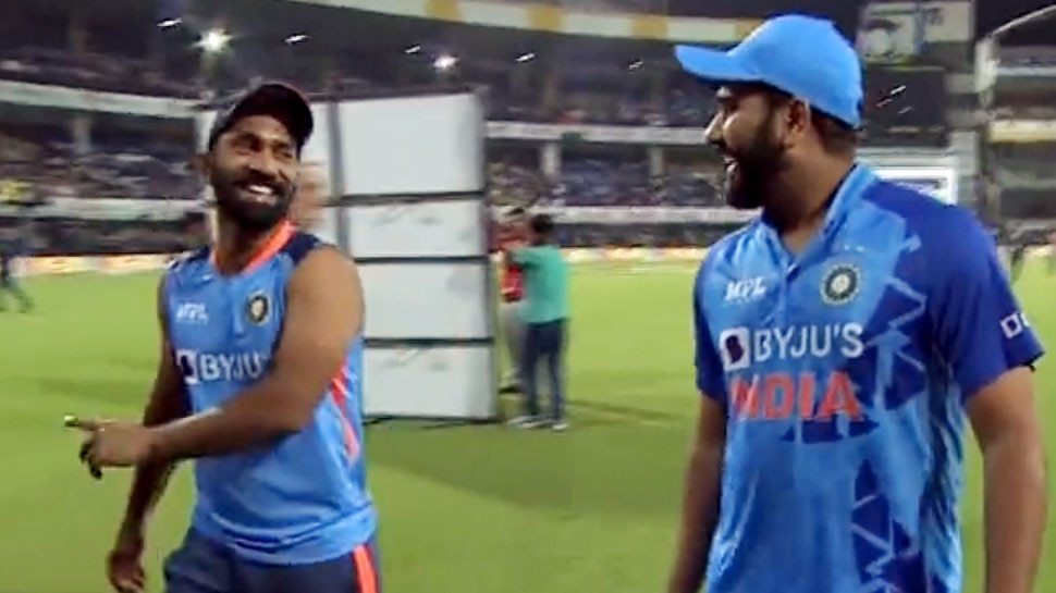 Rohit Sharma and Dinesh Karthik laughter video viral on social media ...