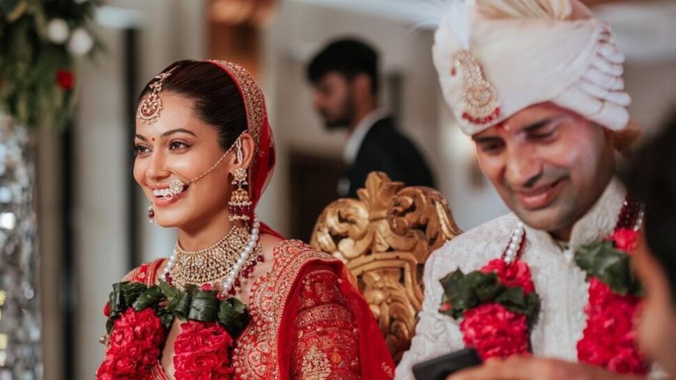 After wedding Payal Rohtagi become bold wear front open braless dress ...