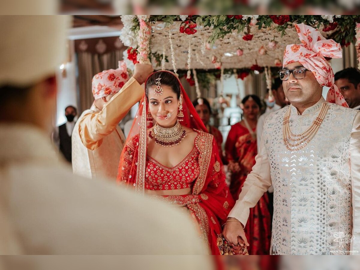 After wedding Payal Rohtagi become bold wear front open braless dress ...