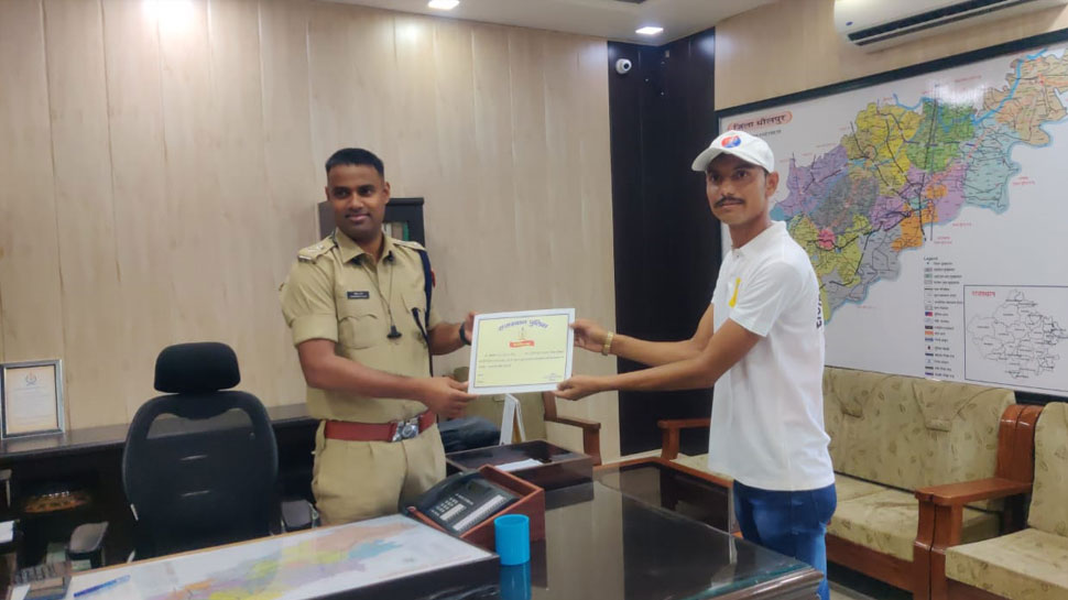 Baseri Policeman rescued drowning child in river SP honored | बसेड़ी ...