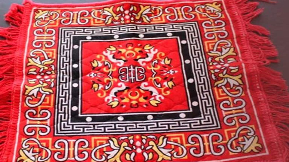 worship seat Puja ka Aasan zee news hindi Baithne ke Liye Aasan ...