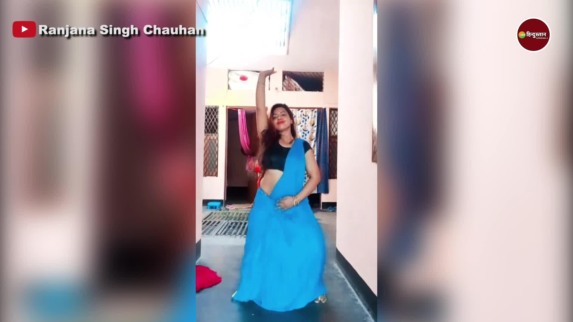 Sexy Desi Bhabhi ग्रीन साड़ी में देसी भाभी का डांस मचा रहा है धमाल