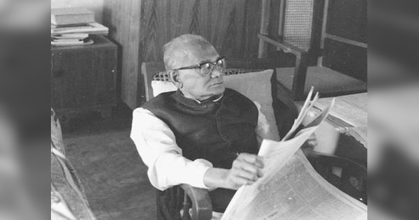 jayaprakash narayan death anniversary Read these three poems that made ...