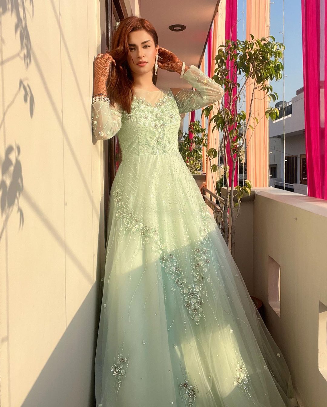 Avneet Kaur New PhotosWearing a Green gown see beautiful pictures skzs ...