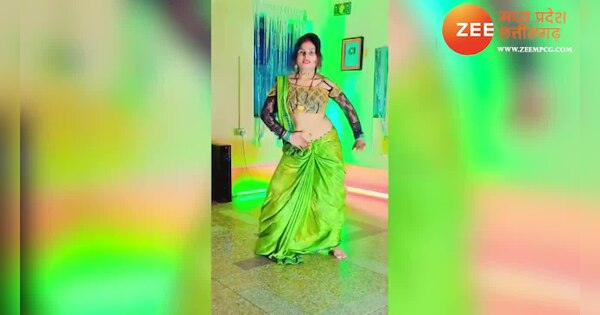 viral indian bhabhi ka dance ganna ke ras bhojpuri gaane par Upar se ...