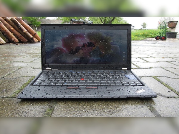 wet laptop drying tips what to do if laptop gets wet in rain how to dry ...