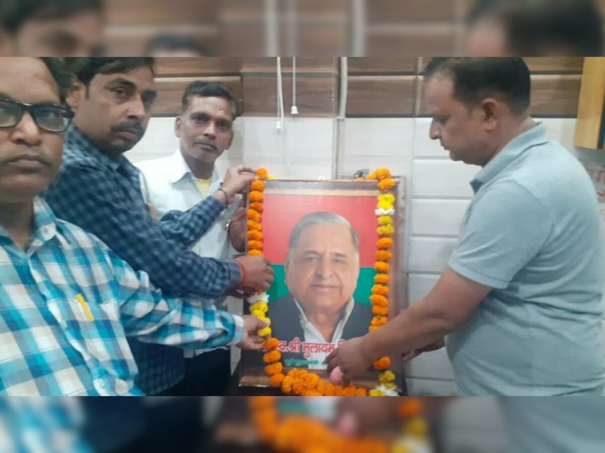 When Netaji was very angry with a worker on his birthday, Akhilesh had ...