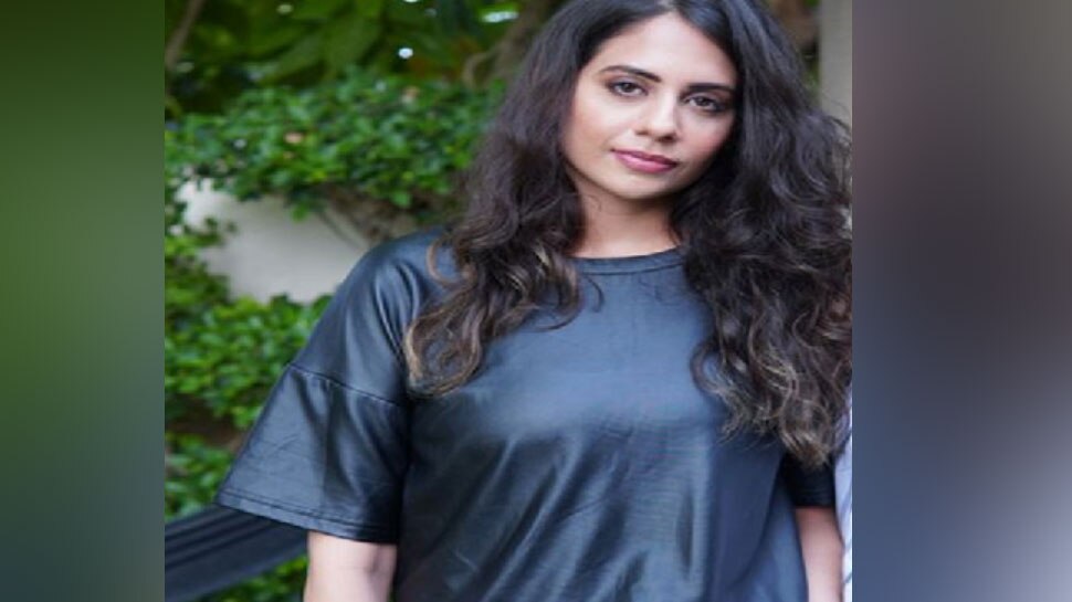 First Pakistan DJ Neha Khan facing life threat, phone calls for rape ...