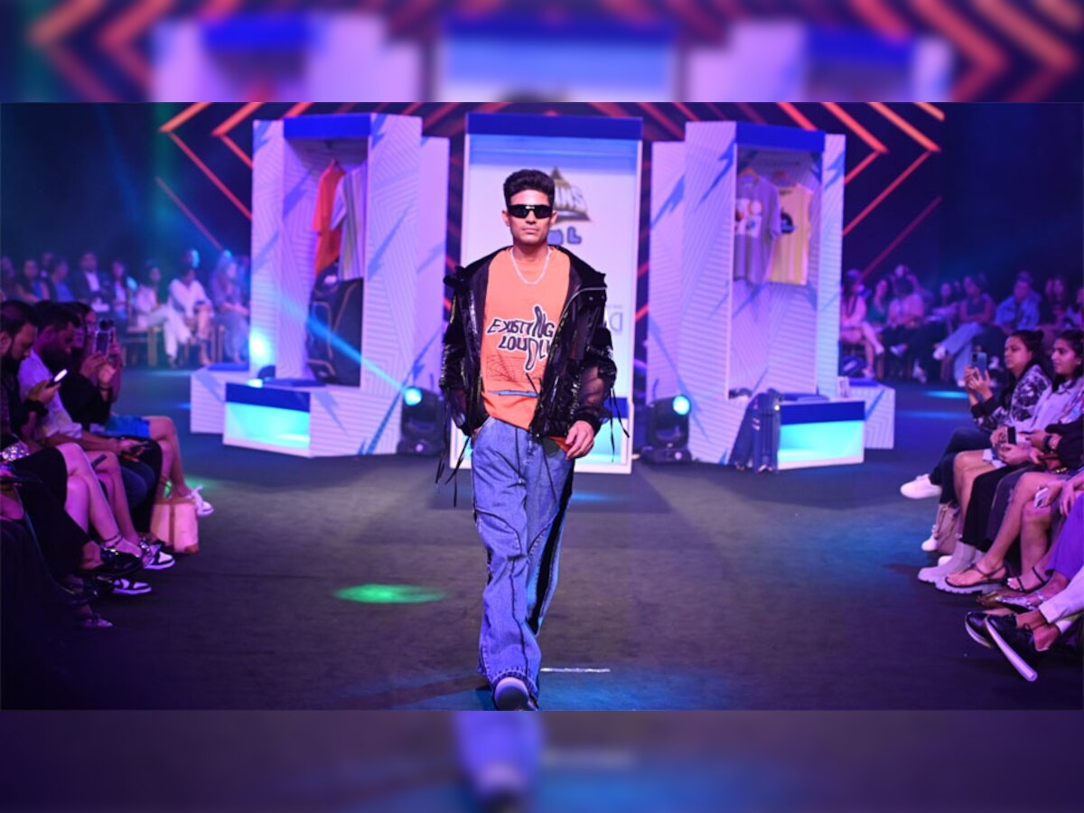 Shubman Gill showstopper in fashion show black jacket goggles and chain ...