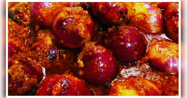 Onion Pickle Recipe Indian Achar Beneficial For Health | Onion Pickle ...