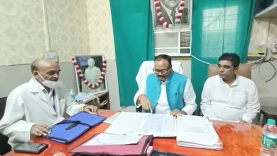 Deputy CM Brajesh Pathak caught fraud in doctors attendance CMS had signed instead of doctors ...