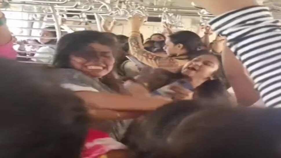 Young Lady thrashed by female passengers during travel in Mumbai Local ...
